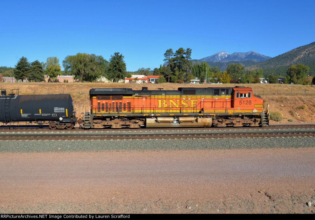 BNSF DPU 5128